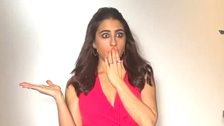 Cute! Sara Ali Khan just can't stop smiling - Bollywood Hungama