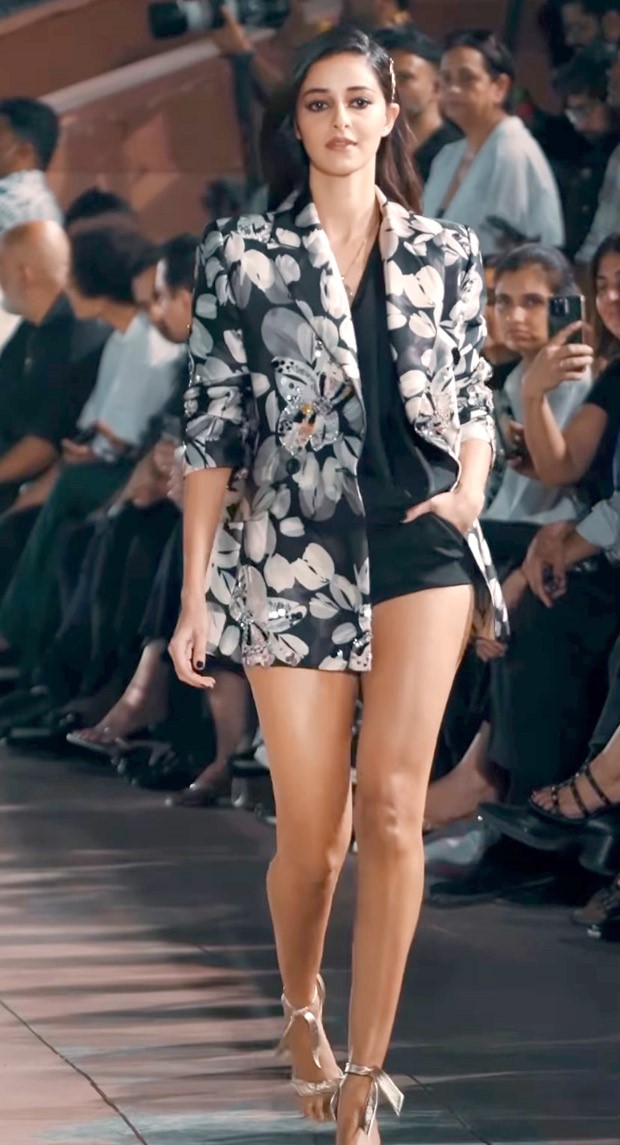 Ananya Panday graces the Lakme Fashion Week ramp in a mesmerizing ensemble by Bibhu Mohapatra ...