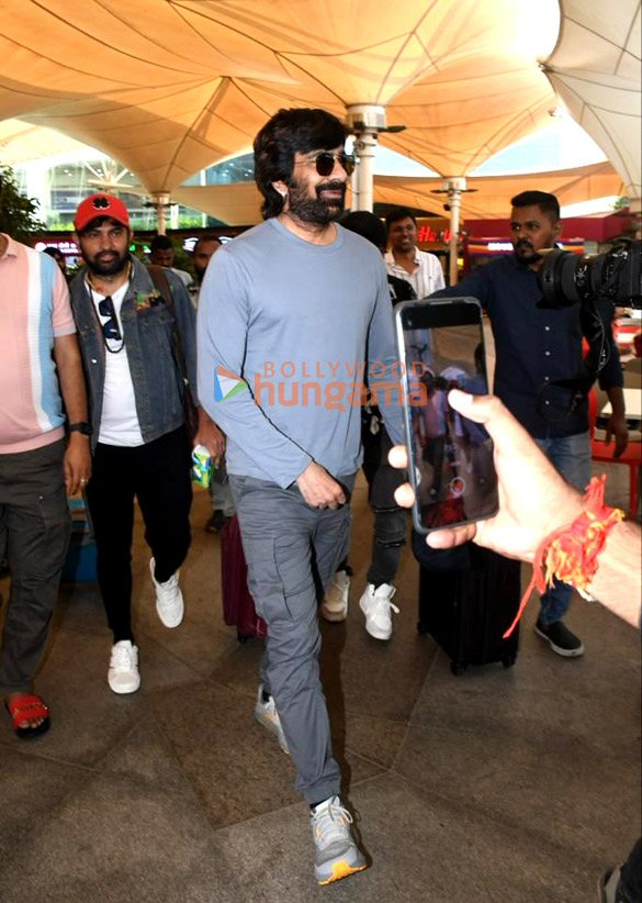 Photos: Ravi Teja, Ram Charan, Shahid Kapoor and Virat Kohli snapped at ...
