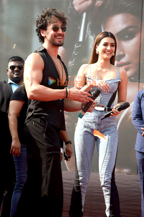 Photos Tiger Shroff and Kriti Sanon snapped during Ganapath – A Hero Is ...