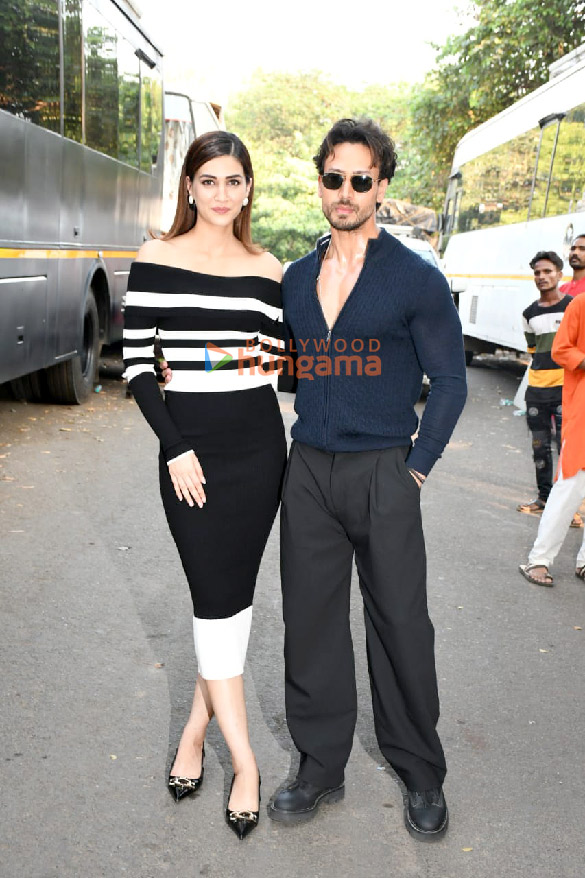 Photos Tiger Shroff and Kriti Sanon snapped promoting Ganapath – A Hero ...