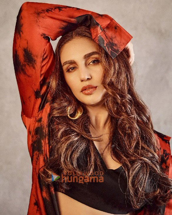 Huma Qureshi Photos, Images, HD Wallpapers, Huma Qureshi HD Images ...