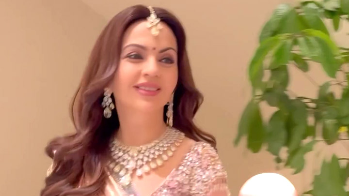 Nita Ambani sets up the bar for looking effortlessly elegant ...