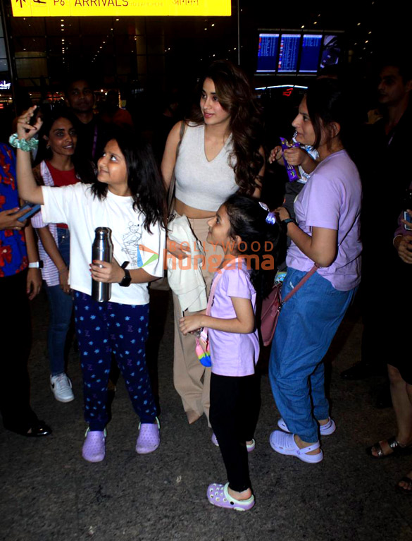 Photos Kriti Kharbanda, Pulkit Samrat, Janhvi Kapoor and others snapped ...