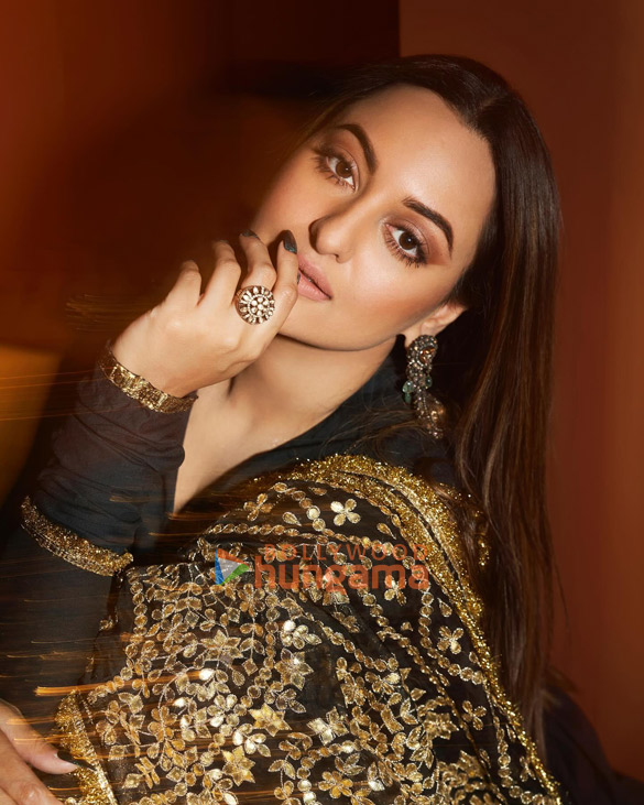 Sonakshi Sinha Photos, Images, HD Wallpapers, Sonakshi Sinha HD Images ...