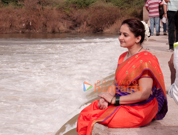 Kaam Chalu Hai Movie: Review | Release Date (2024) | Songs | Music ...