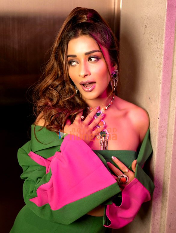 Nyra Banerjee Photos, Images, HD Wallpapers, Nyra Banerjee HD Images ...