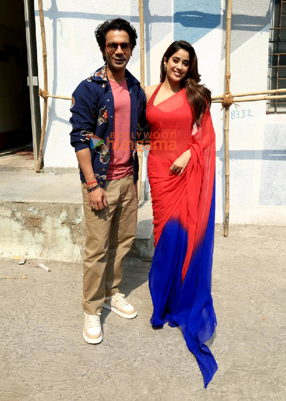 Photos Rajkummar Rao and Janhvi Kapoor snapped during Mr. And Mrs. Mahi ... Photos Rajkummar Rao and Janhvi Kapoor snapped during Mr. And Mrs. Mahi ...