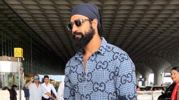 Vicky Kaushal looks dapper in his beard as he gets clicked at the ...