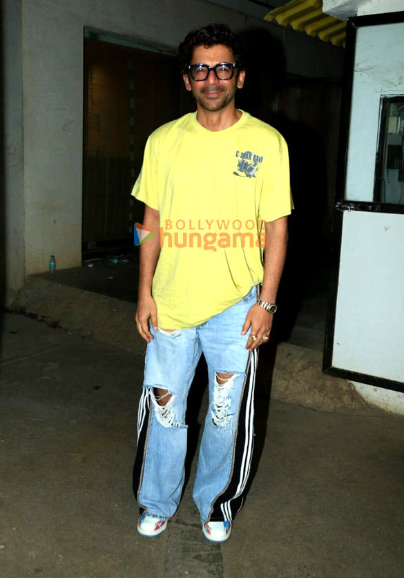 Photos Mouni Roy, Sunil Grover and Mandira Bedi grace the screening of ...