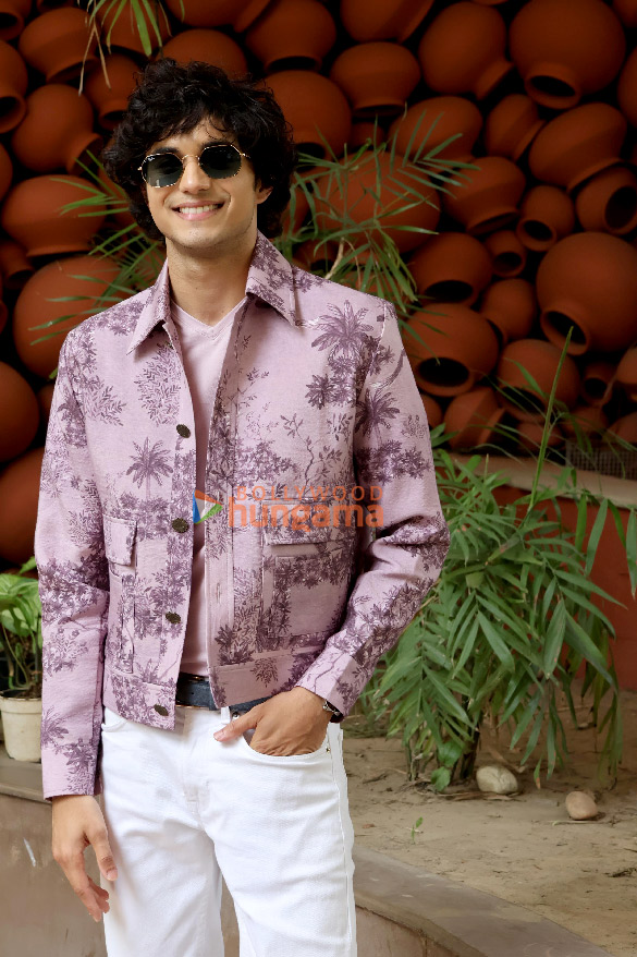 Photos Sharvari Wagh, Abhay Verma and director Aditya Sarpotdar snapped ...