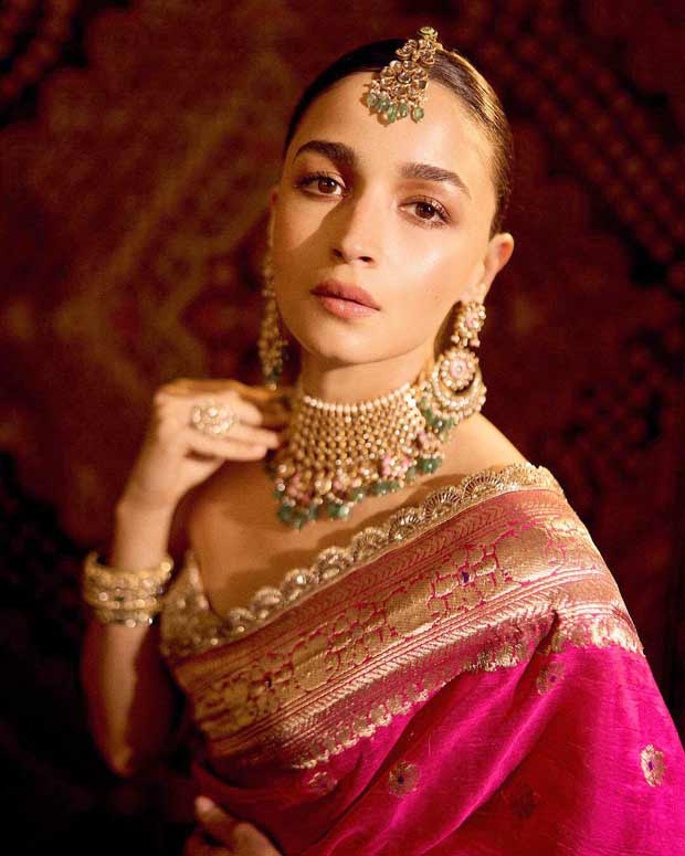Alia Bhatt looks stunning in 160-year-old Manish Malhotra pure silk ...