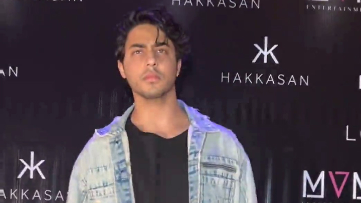 Aryan Khan poses for paps in his denim look - Bollywood Hungama