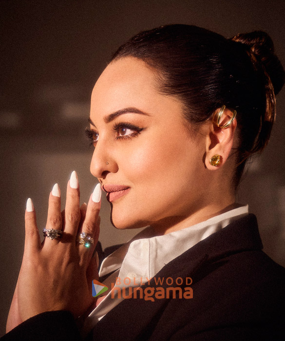 Sonakshi Sinha Photos, Images, HD Wallpapers, Sonakshi Sinha HD Images ...