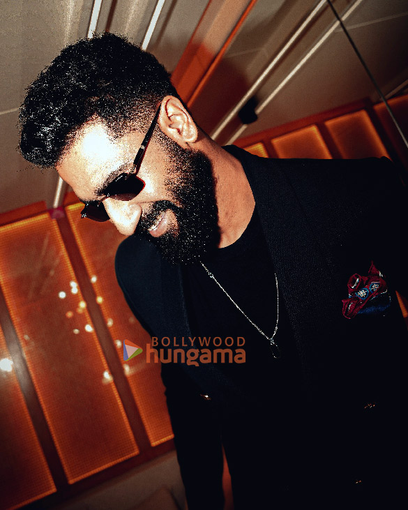 Vicky Kaushal Photos, Images, HD Wallpapers, Vicky Kaushal HD Images ...