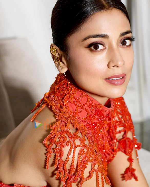 Shriya Saran Photos, Images, HD Wallpapers, Shriya Saran HD Images ...