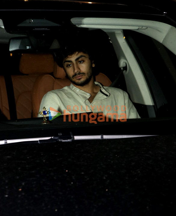 Photos Arjun Kapoor, Karisma Kapoor and others snapped at Malaika Arora’s father’s house in ...