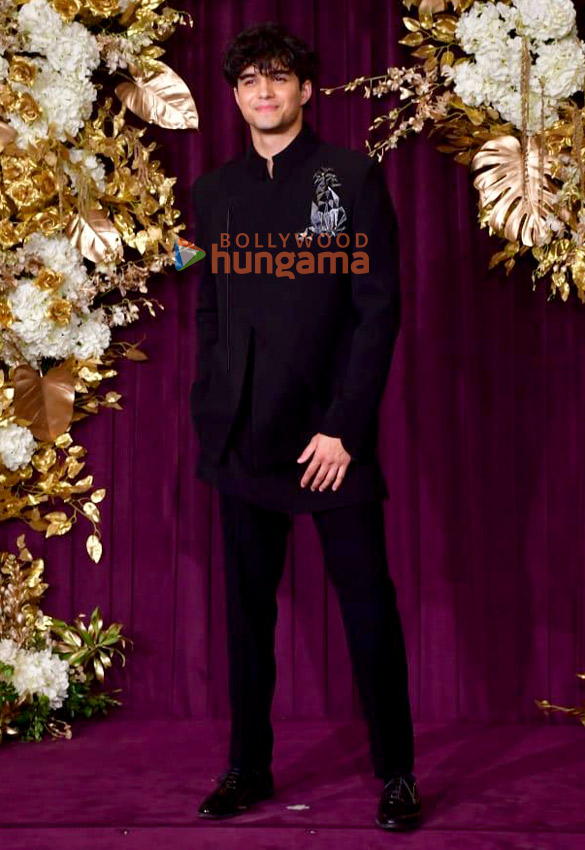 Photos Alia Bhatt, Kajol, Kriti Sanon, Janhvi Kapoor, Ananya Panday, Kartik Aaryan and others ...