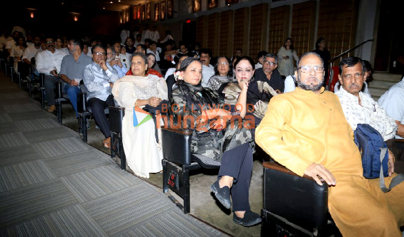 Photos Javed Akhtar, Ehsaan Noorani and others snapped at Ustad Zakir ...