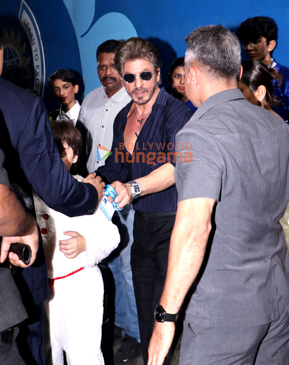 Photos Shah Rukh Khan, Suhana Khan, Karan Johar and others snapped attending the Dhirubhai ...