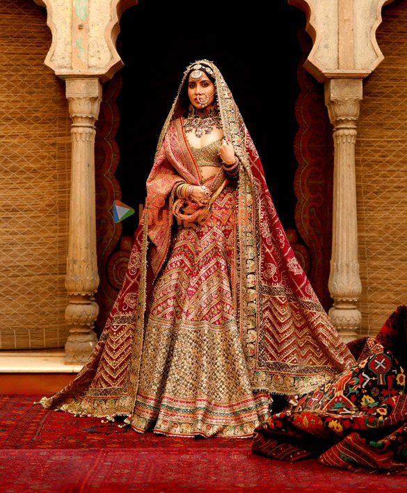 Uorfi Javed Photos, Images, HD Wallpapers, Uorfi Javed HD Images ...