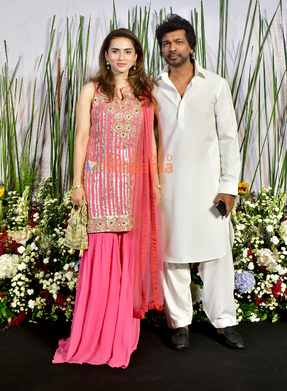 Photos Celebs attend Salman Khan’s Eid party (11) | Gaurie Pandit ...