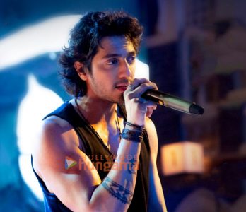 Saiyaara Movie: Review | Release Date (2025) | Songs | Music | Images ...