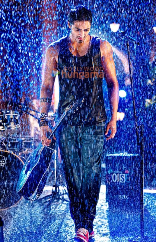 Saiyaara Movie: Review | Release Date (2025) | Songs | Music | Images ...