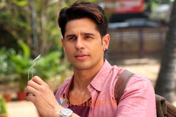 Param Sundari Movie: Review | Release Date (2025) | Songs | Music ...