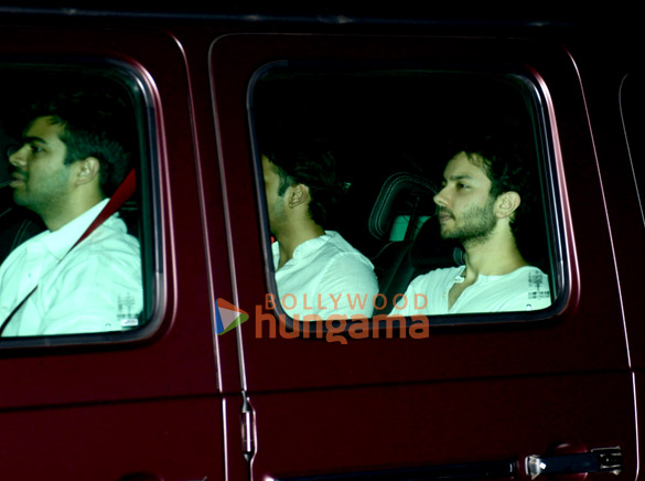 Photos Maniesh Paul, Sharman Joshi and others attend late Dharmendra’s ...